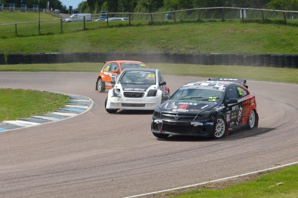 ASTRA VXR Supernational Rallycross car - Get On Track Games